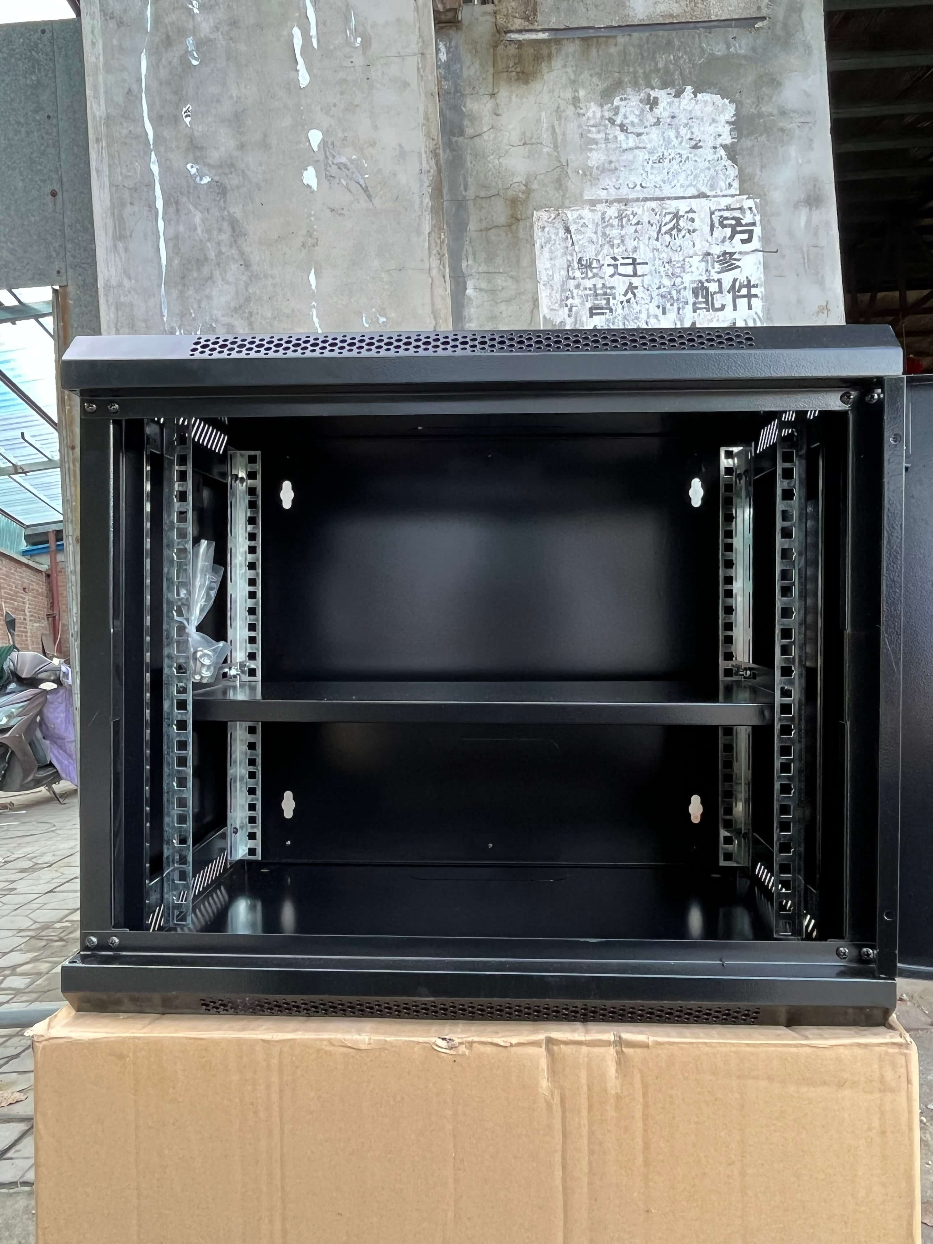 DATA CABINET – 22U SERVER-RACK – SAFES & OFFICE SECURITY SYSTEMS LTD.